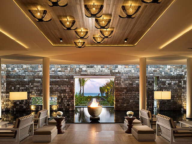 Moments - Cornèrcard | The new Constance Le Chaland on Mauritius