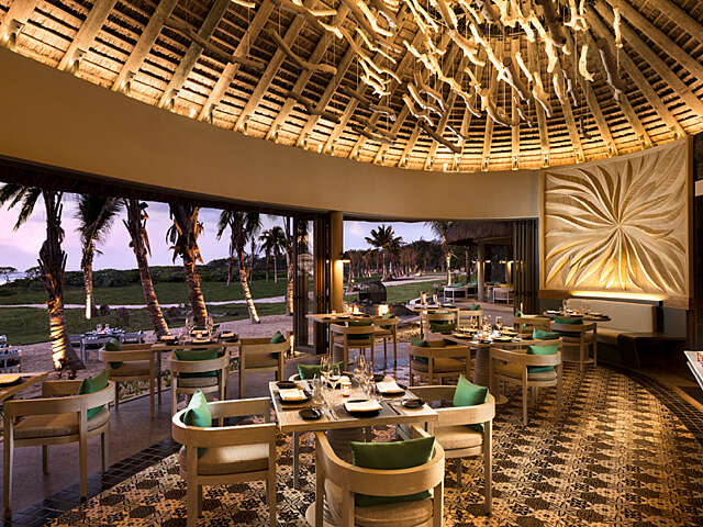 Moments - Cornèrcard | The new Constance Le Chaland on Mauritius